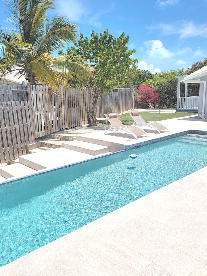 Your Waterfront Dream Getaway Starts Here - The Bahamas