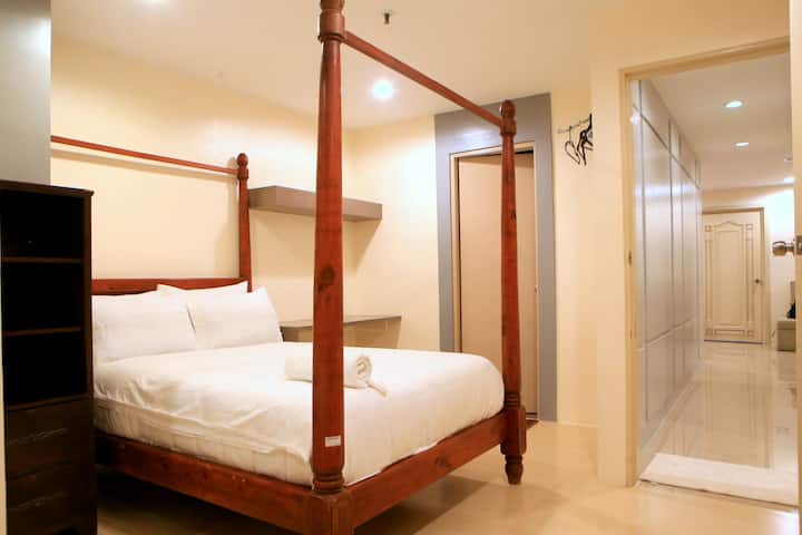 3bd Unit, Heart Of Qc, Cor. Timog Ave W/ 1 Parking - Manille