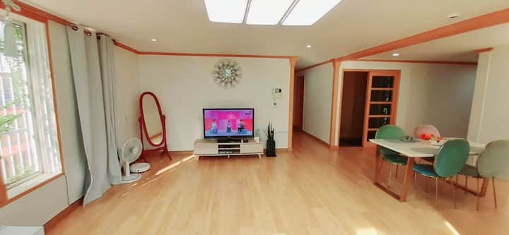 평택 힐링 있는 몽키하우스40평 ,루프탑바베큐 ,영화가능 - 신장2동