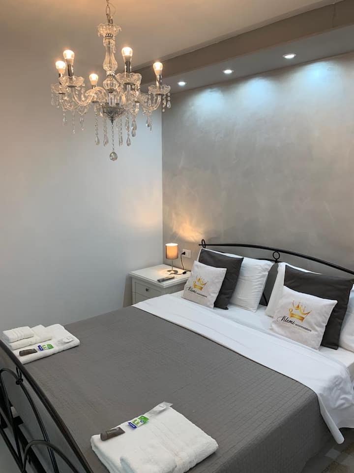 Room With Private Bathroom In Old Town - Trient