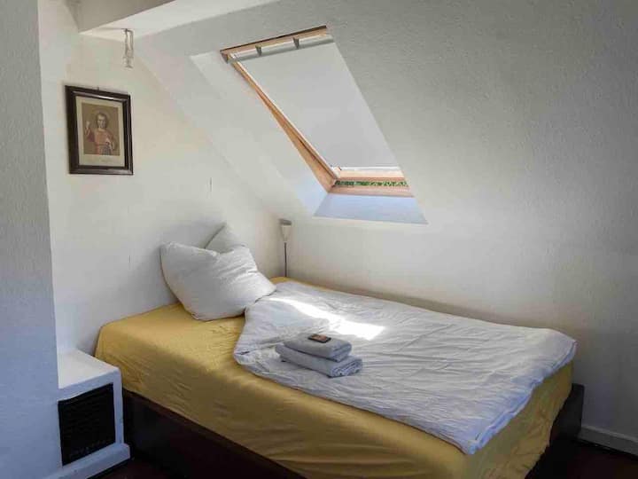 Zimmer Im Haus Mit Schönem Garten, 20min Bis Messe - ケルン