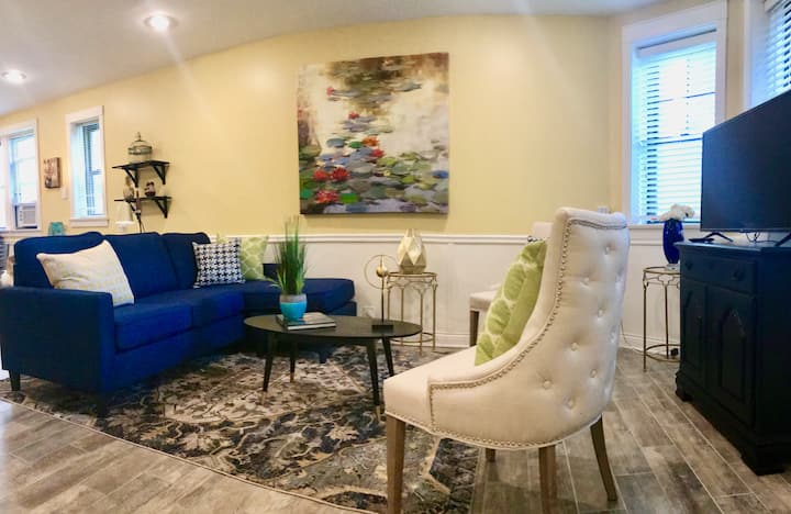 Sawyer Get-away In Logan Square - Chicago, IL