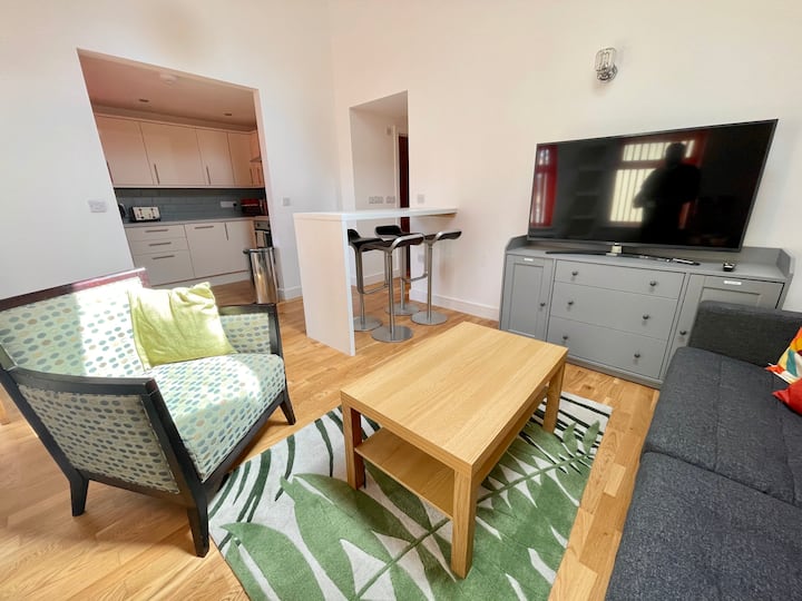 Exeter City Centre, Entire Bungalow With Parking - Exeter
