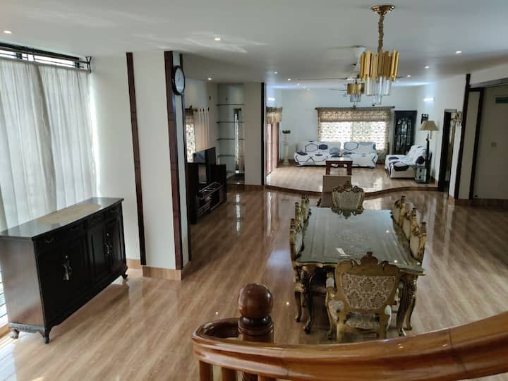 Fully Furnished 4 Bedroom Duplex Mohammadpur
Dhaka - Dhaka