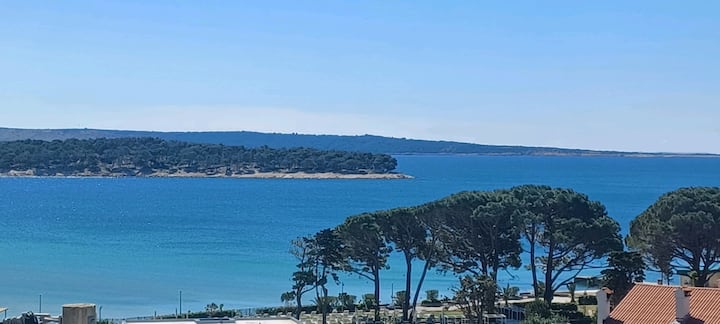 Red Room Near Sandy Beach, 1.5km From Town - Rab