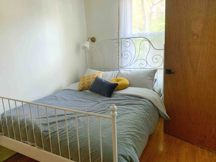 Confort Dans Homa Avec Cour Et Stationnement - Montreal