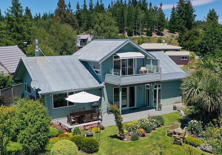 Smithy's | Lake Tekapo - Lake Tekapo, New Zealand