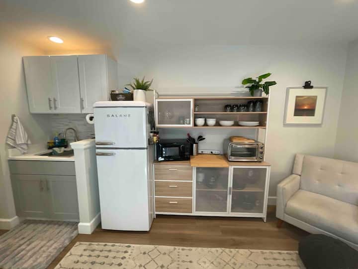 Beautiful Studio Apartment On The River - Kent, WA