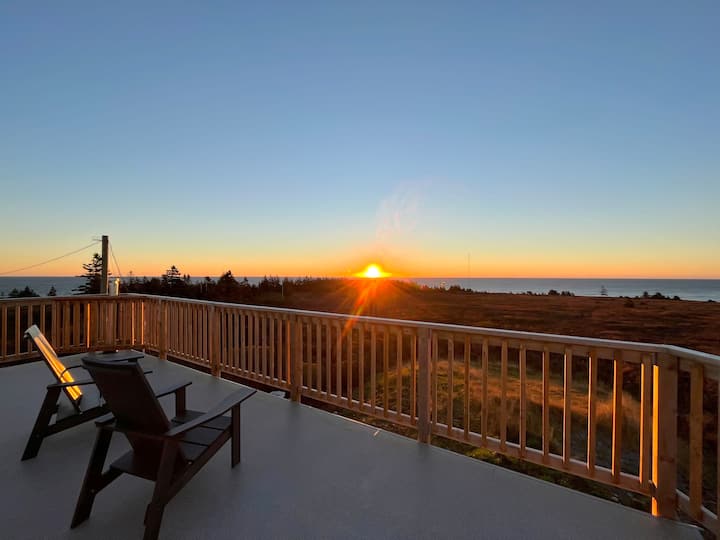 Lighthouse Tiny Home - Surf Western Head - Liverpool, NS, Canada