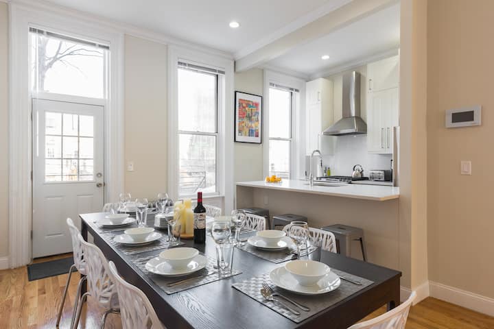 Modern Brownstone Duplex GORGEOUS SOHO DUPLEX BROWNSTONE ≡ New York,
