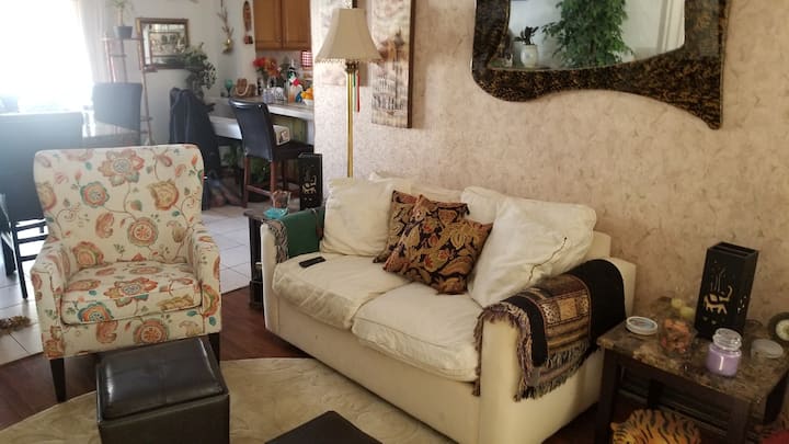 Painesville Home With Live In Owner And Ammenities - Mentor-on-the-Lake, OH