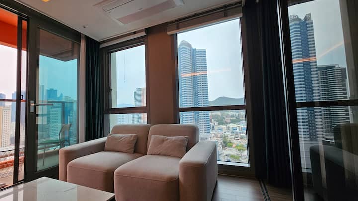 S4 2204#오션뷰#해운대역2분#해변2분#블루레인파크#무료짐보관가능#ott - Busan