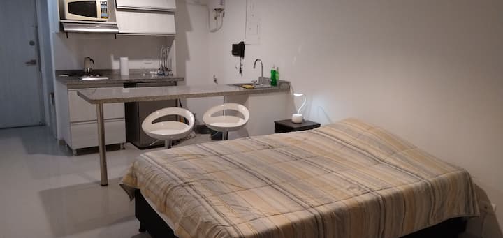 Acogedor Apartaestudio En Manizales, Ya Sea Para Estudiar, Trabajar, O De Paseo, Te Encantará Su Ubicación, Donde Encontrarás Restaurantes, Mercados, Centros Comerciales, Universidades, Y Todo Lo Que Puedas Necesitar A La Mano. Te Encantará! - Manizales