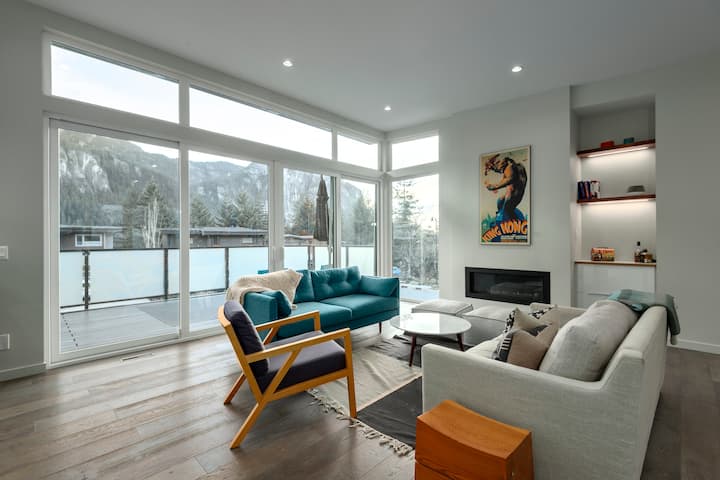 Modern Bright Home, Epic Views, Family Friendly - Squamish