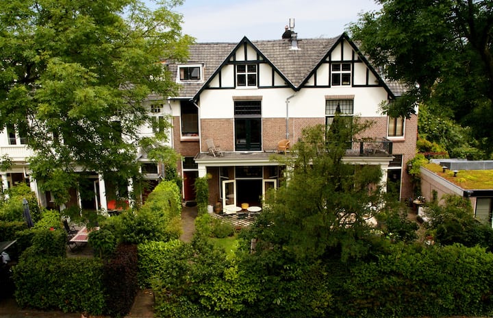 Warm Familyhouse Near Amsterdam, 5 Bikes Included - Hillegom