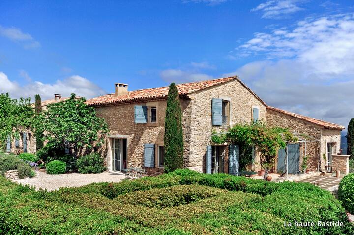 Haute Bastide: Villa D'exception, Luberon, Saignon - Rustrel