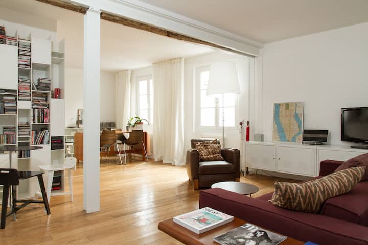 Grand 2 Pièces Calme Et Central - Paris