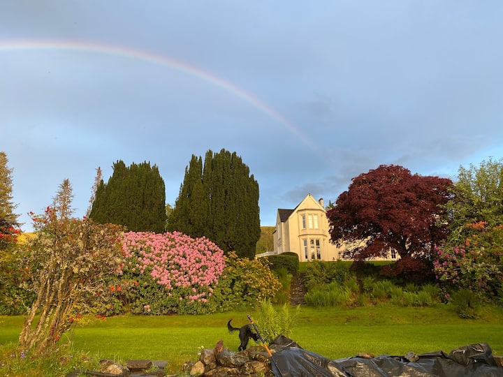Breathtaking Views - 2 Bedroom Apartment - Loch Awe