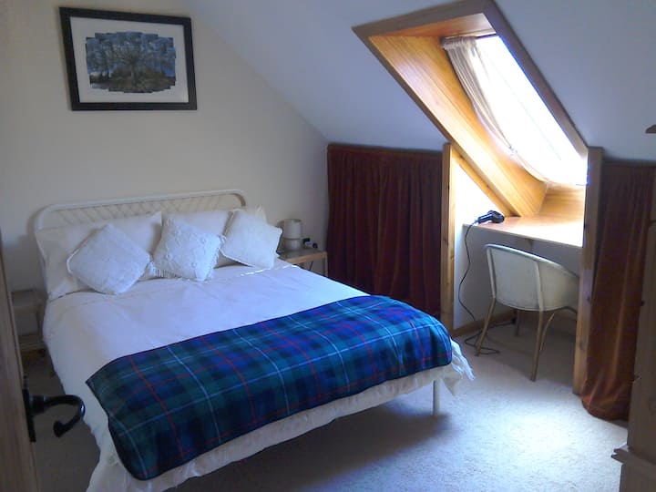 2 Bedrooms, With Stunning Loch Fyne Views! - Lochgilphead