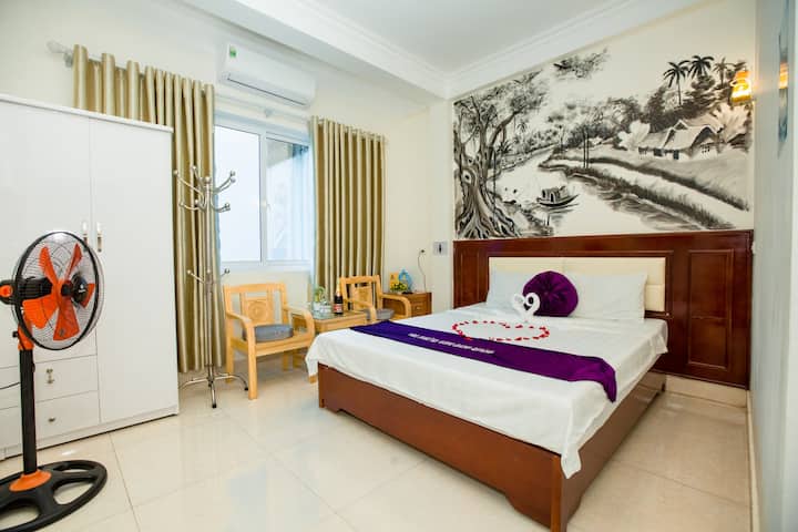 Rose Room In Dang Quang Guesthouse. - ハロン