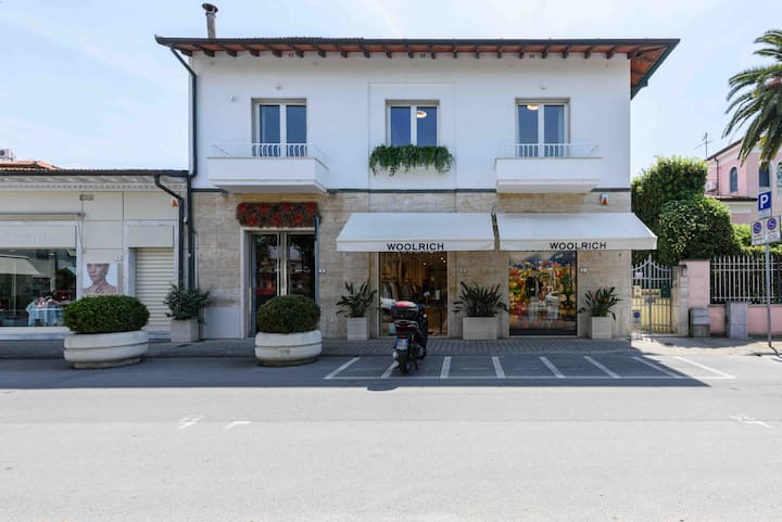 Loft In The Heart Of F.d.m - Forte dei Marmi