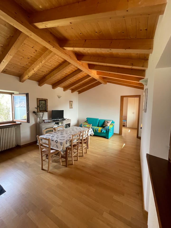 Charming Apartment Du Lac Et Dans La Colline - Pai