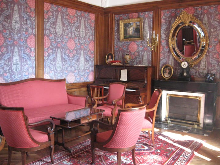 Dans Un Château - Gentiane - Meyrueis