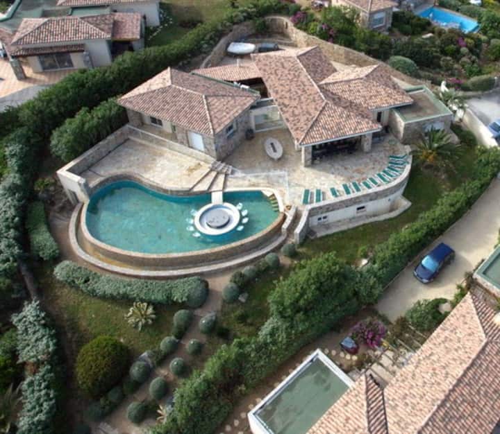 Villa Standing Pied Dans L'eau - Lumio