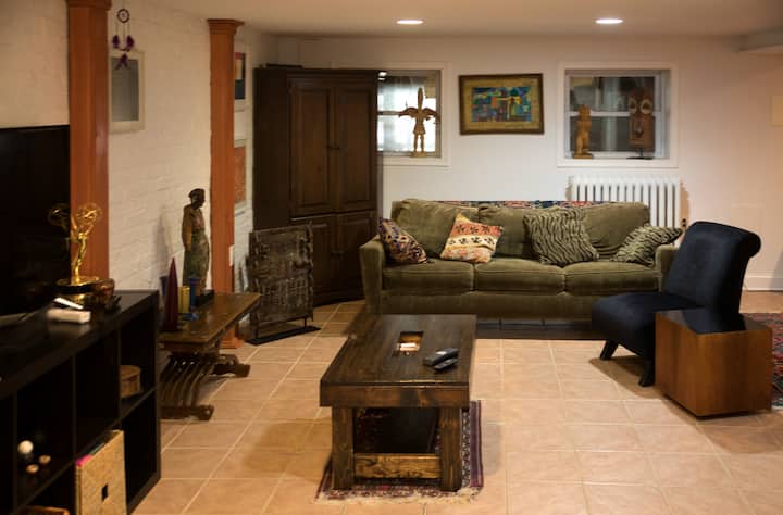 Private English Basement In Historic Mt Pleasant - Washington, D.C.