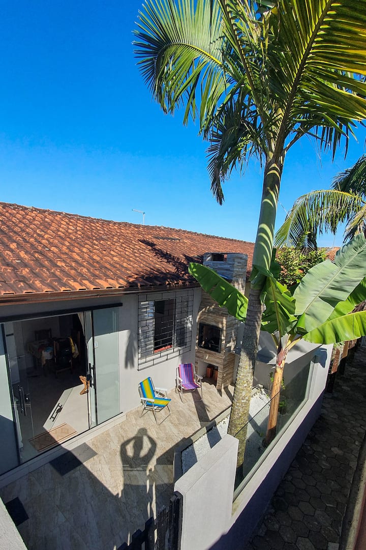 Casa Guaratuba. Balneário Coroados - Itapoá