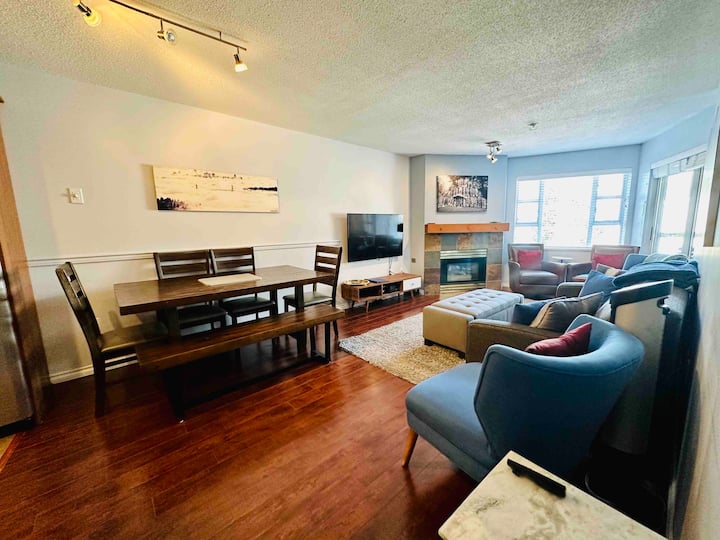 Heart Of The Village! Spacious 2 Br- Sleeps 6! - Whistler