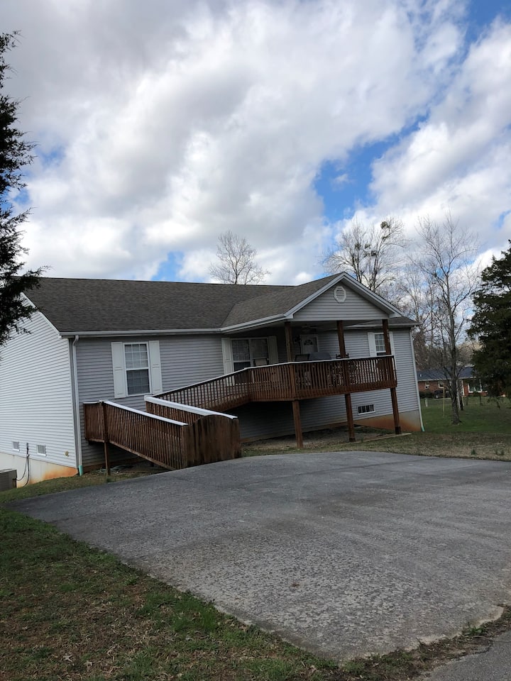 Lake Shangri La' - Bronston, KY