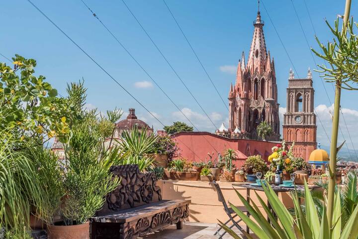 Steps From The Jardin And Parroquia, 2 Bedroom - San Miguel de Allende