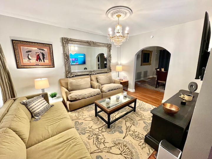Awesome House: Near Msi, Obama Center & Uchicago - West Englewood - Chicago