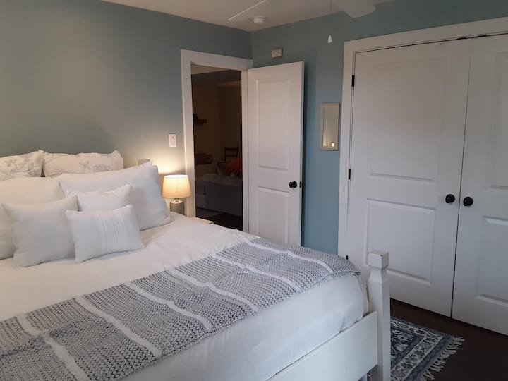 Beaver Lake Retreat - Asheville, NC