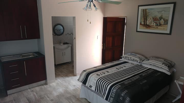 Fully Equipped Self Catering Private Flatlet - Centurion
