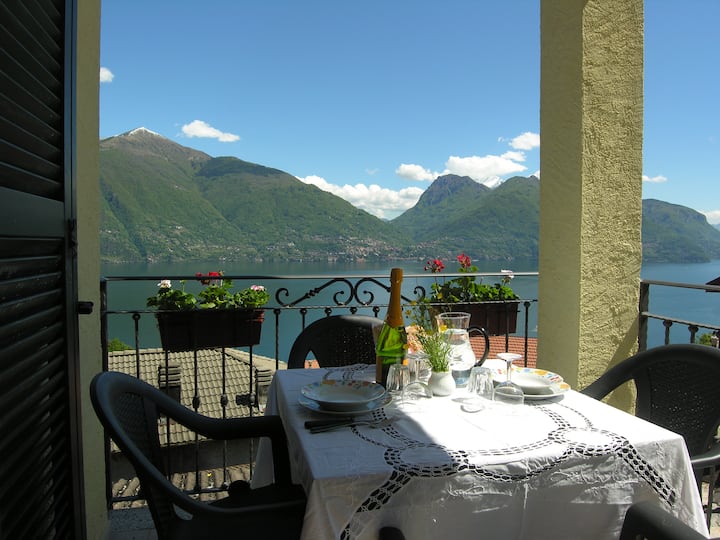 Home Gabriella, Apartment With Lake View - San Siro
