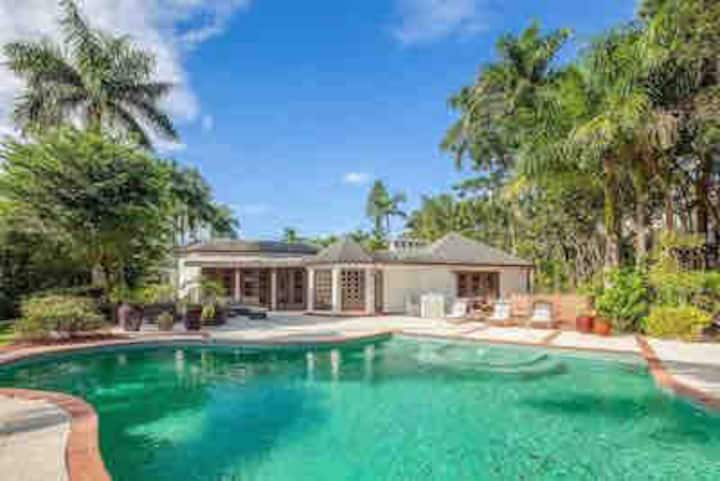 1 Month Minimum, Spacious House In Port Royal Nap - Naples, FL