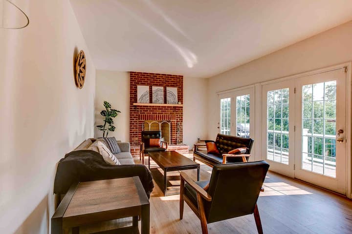 Spacious Riverview Retreat! - Harpers Ferry, WV