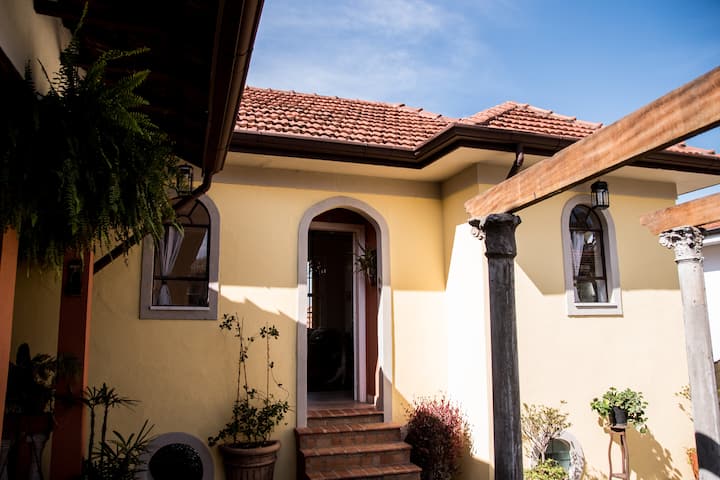 Italian Chalet Sumaré Station (Near Vila Madalena) - São Paulo