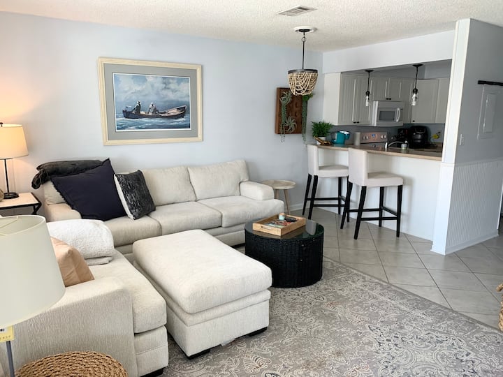 2 Blocks From Beach- 1 Bedroom Condo With Pool - Miramar Beach, FL