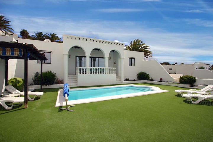 3 Bed Villa With Private Pool & Breathtaking Views - Costa Teguise