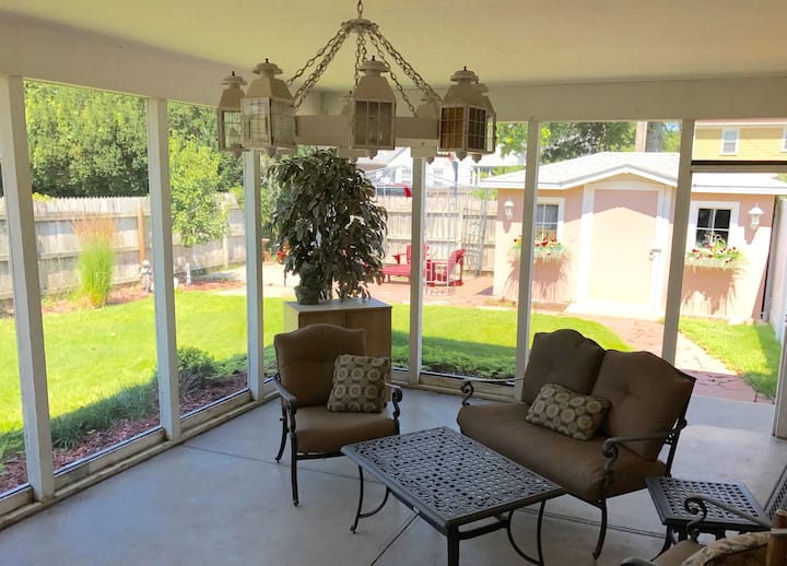 Verna's Villa - Lower Level - Grand Island, NE