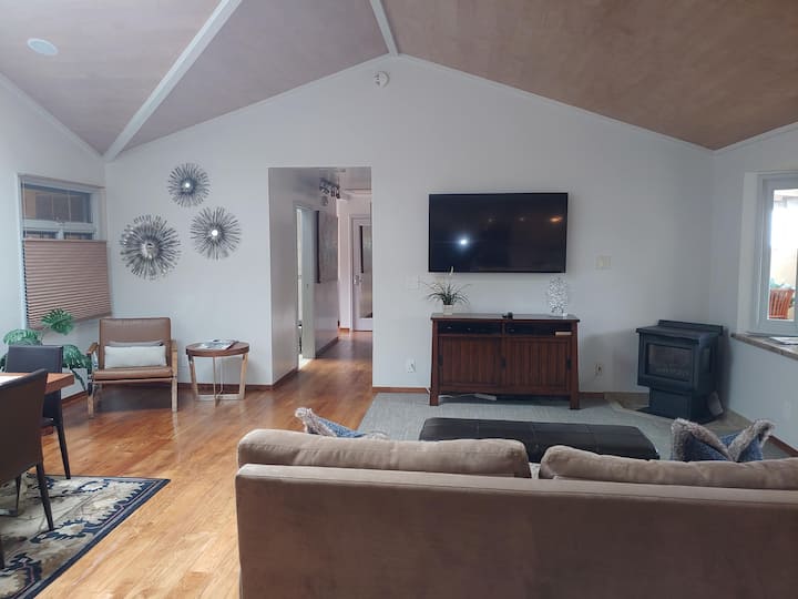 Dwnt. Carmel - Lux Suite "B" - Walk To Everything - Carmel Beach, Carmel-By-The-Sea