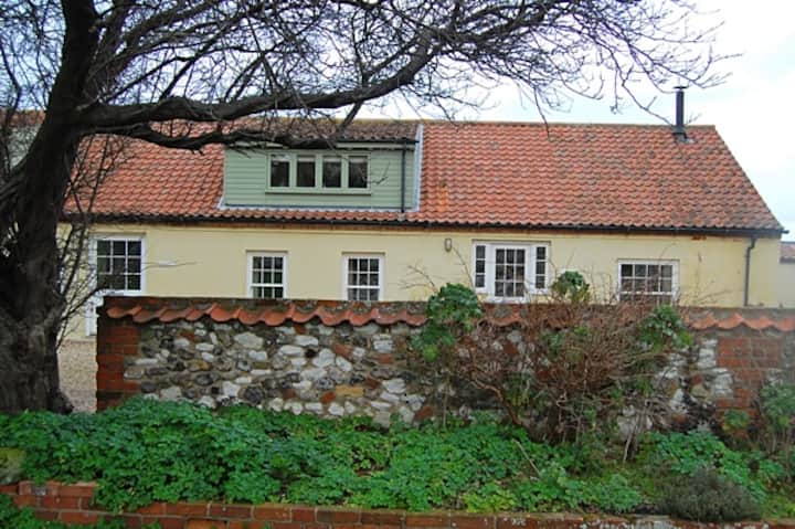 Flagstaff Boat House, Burnham Overy Staithe - Wells-next-the-Sea