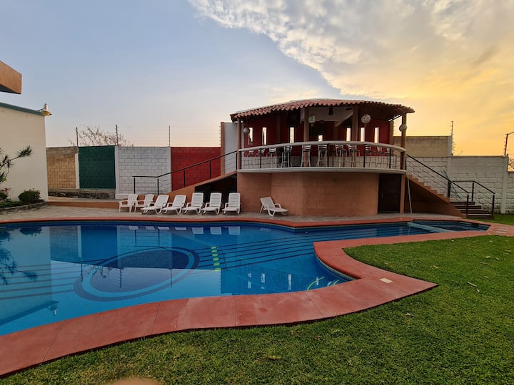 Casa Con Alberca Jacuzzi, Caldera Y Asador - Temixco