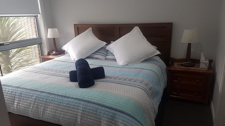 Ideally Located, Quiet And Comfortable 3 Bedroom. - Armidale