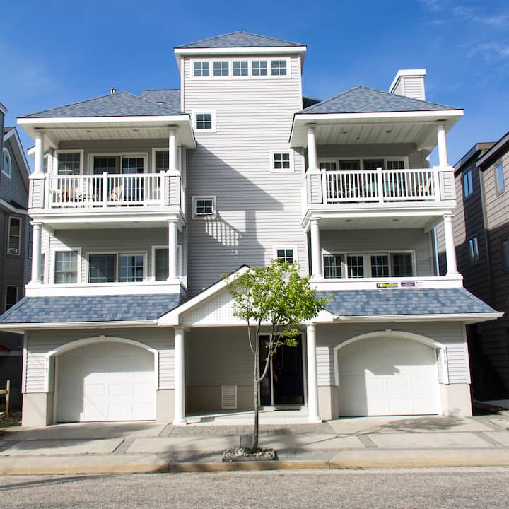 One House From Beach On 3rd St With Ocean Views - Ocean City, NJ