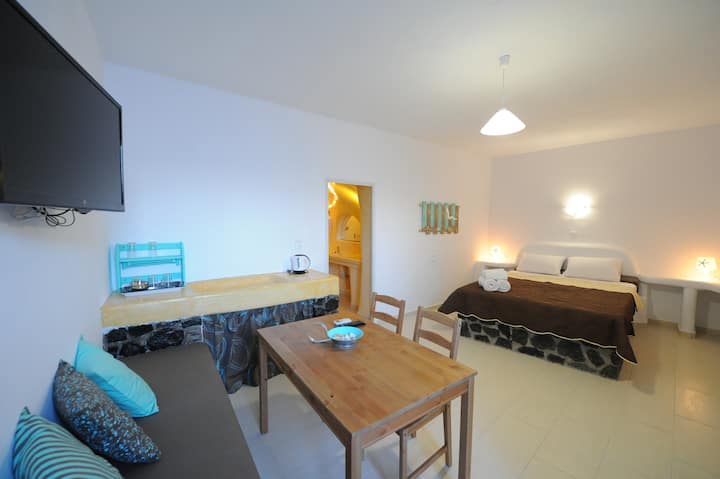 Manias Residences | Standard Double Room [30 M²] - Santorini