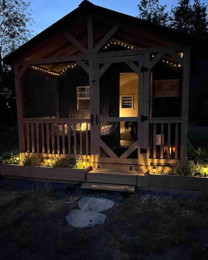 Escape Goat Hideaway At Barking Goat Farms - Greater Napanee